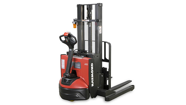 6210 - Straddle Stacker - Abdul Latif Jameel Machinery